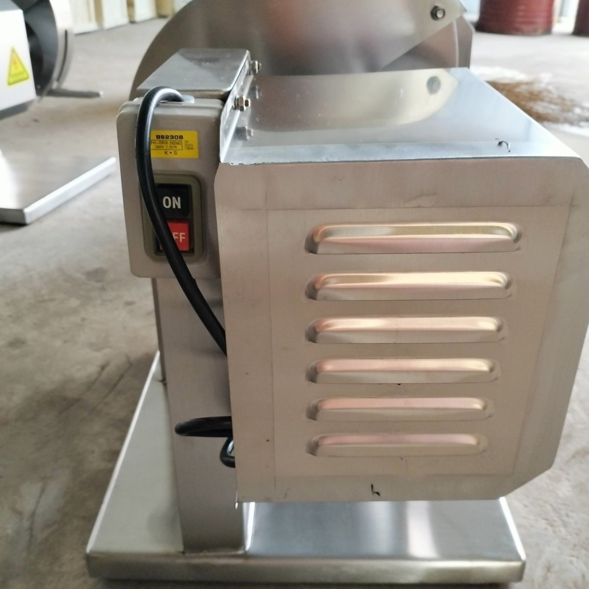 Poultry, chicken, duck, and goose segmentation machine, meat ...