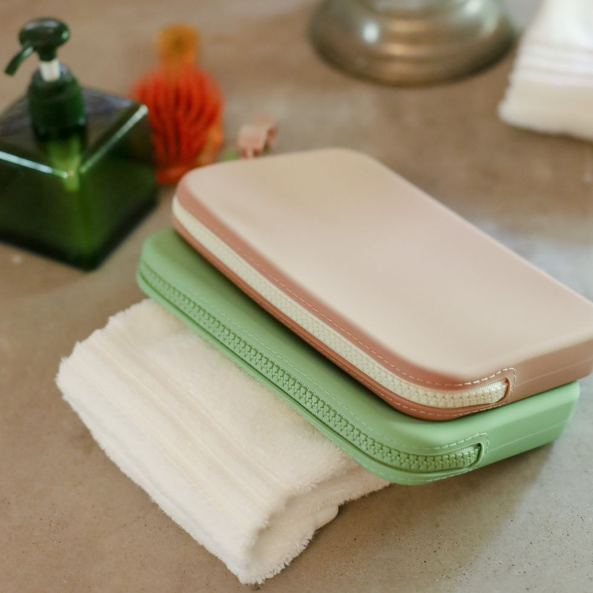 Viajecito Mini Frosty Mint | Silicone Water-Proof Wallet Purse Travel ...