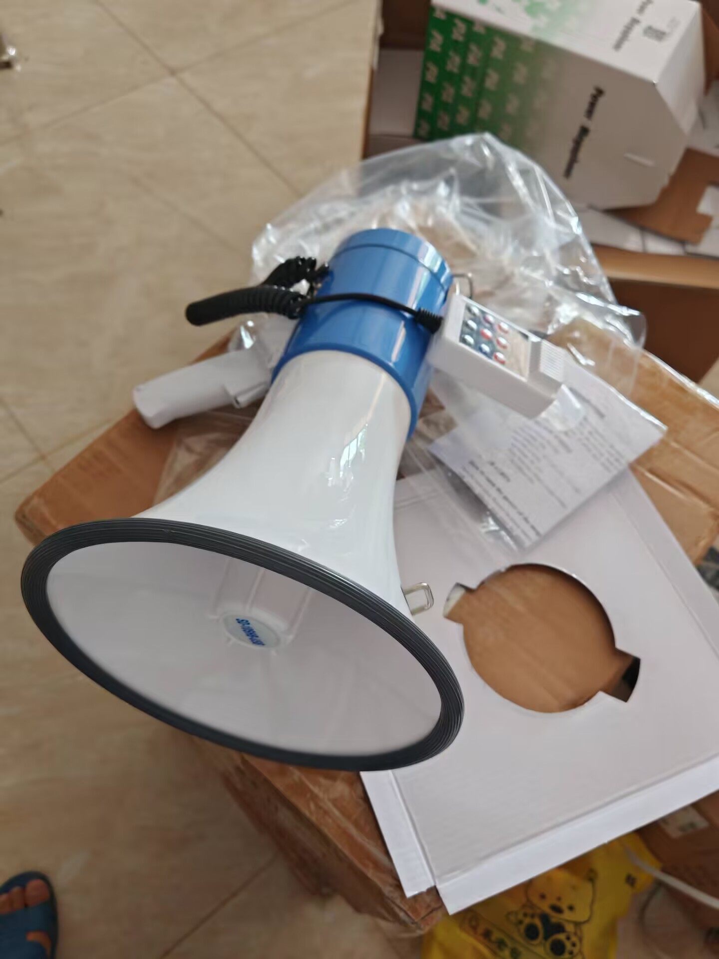 High Power Handheld Megaphone with Microphone 50Watts SMP-V16-50BT ...