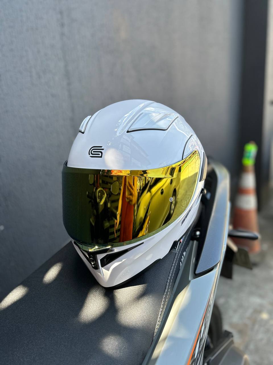 Sec Whirlwind-Plain Modular Helmet dual visor (with Freebies) | Shopee ...