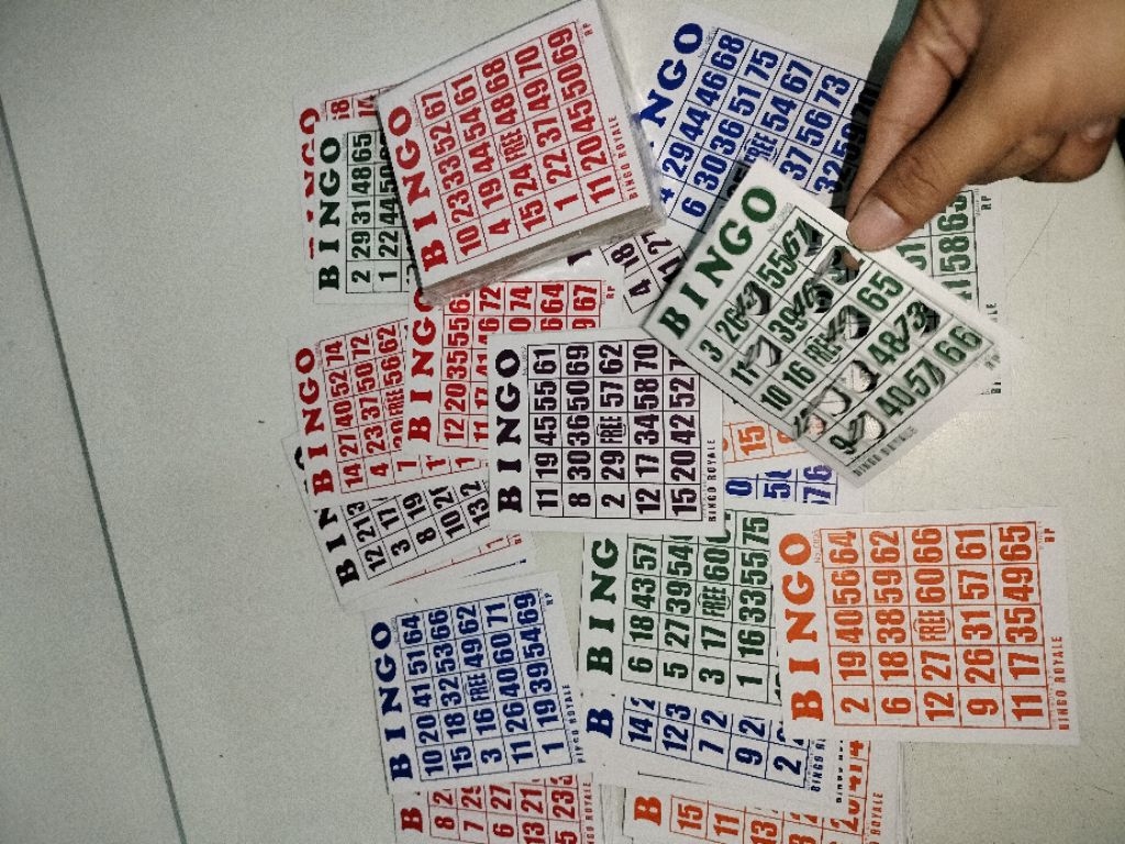 100pcs bingo card game card assorted color ( bingo royale ) | Shopee ...