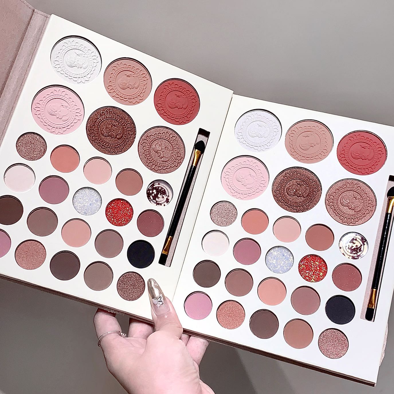 DW Spring Bloom 26-colors Eyeshadow Palette W/ Brush Multi-function ...