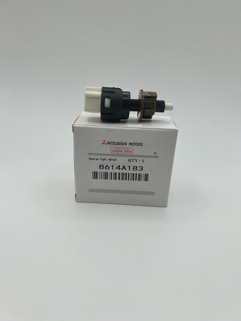 Stoplight Switch Mitsubishi Montero 2009-2015 2.5L / L200 2005-2018 2 ...