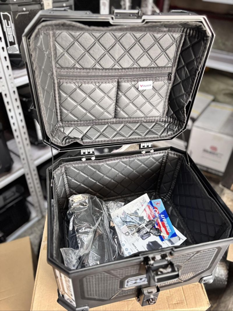 Duhan v5 Hard Plastic Top box with backrest & metal base plate | Shopee ...