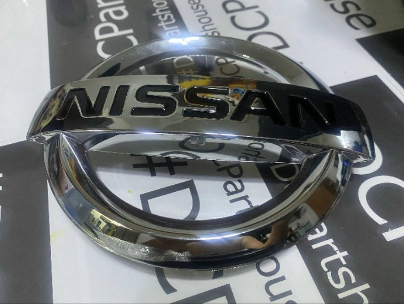 CHROME-Genuine Nissan Front Emblem - Navara NP300 Terra All Year ...