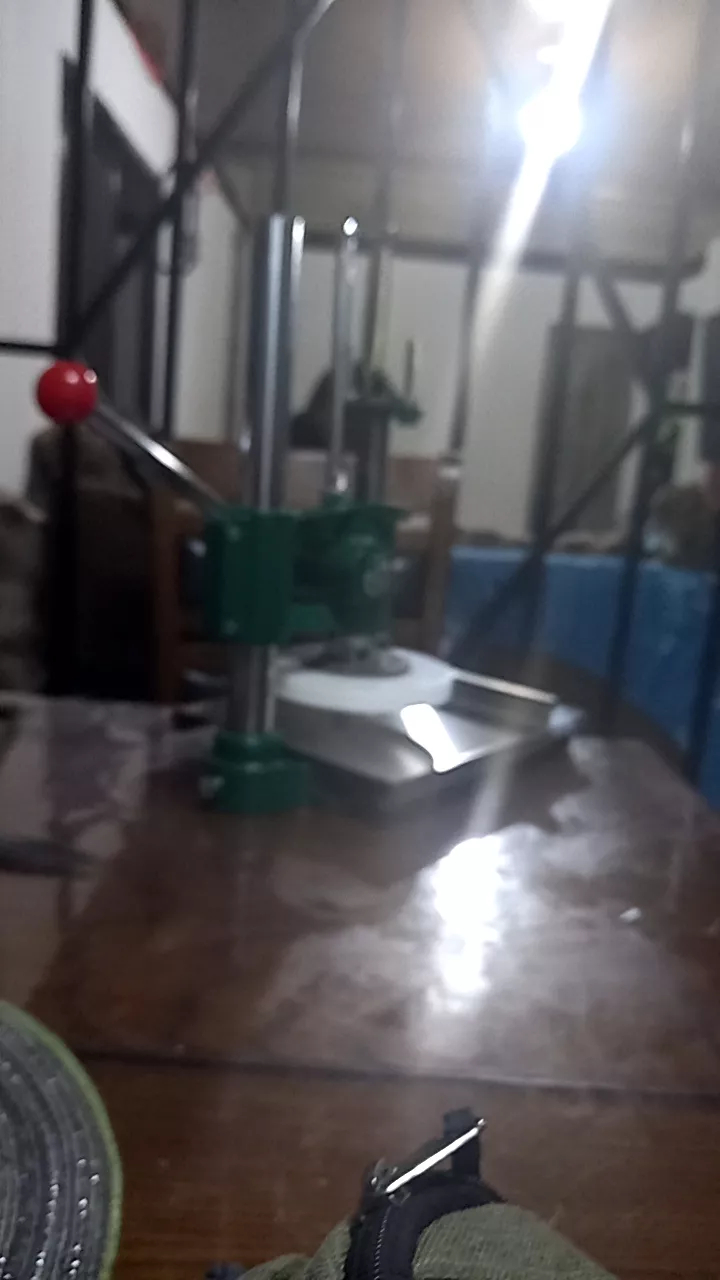 12-24cm pizza dough presser Hand Pressed Cake Pressing Machine Pizza ...