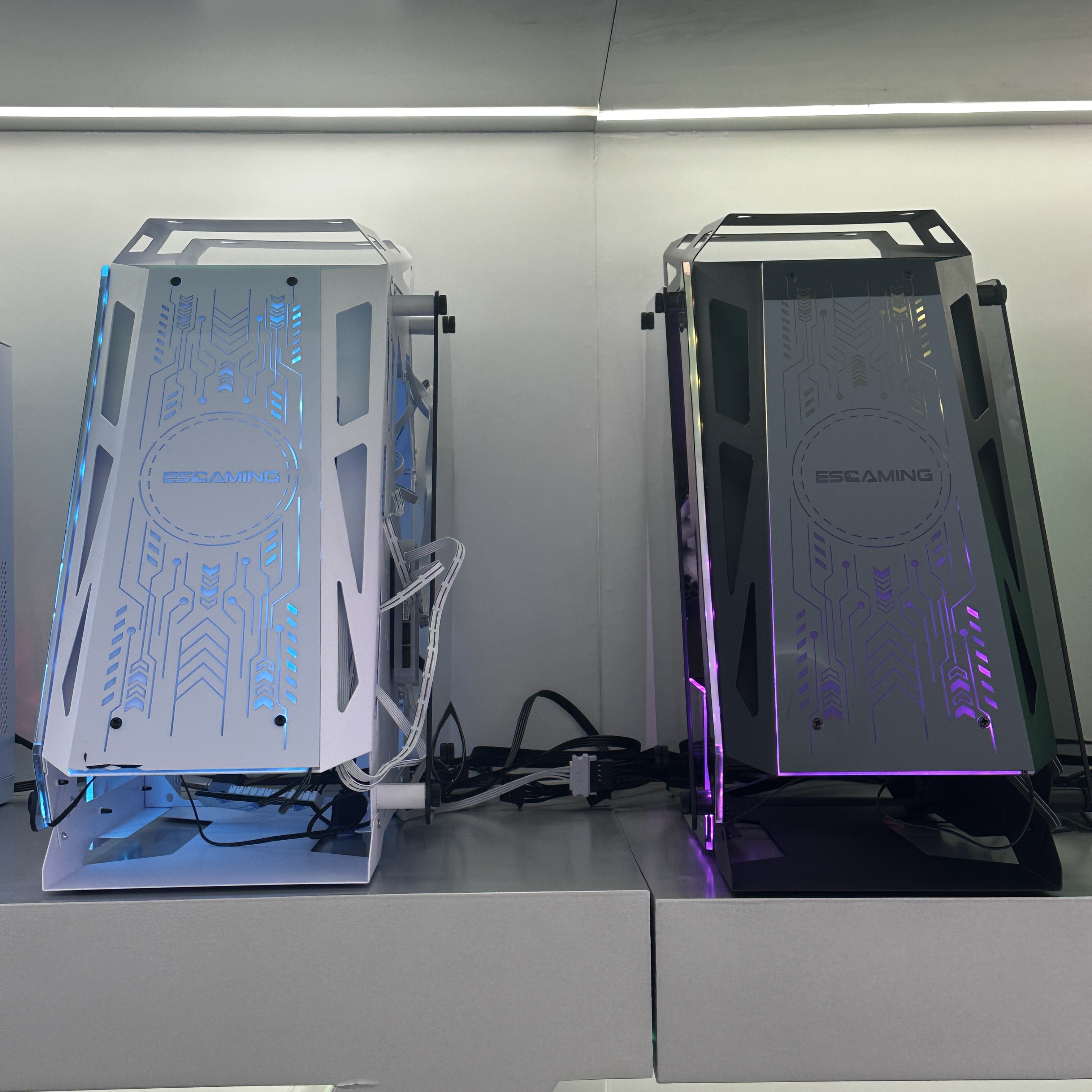 ESGAMAING Tempered Glass PC Case Build-in 6 ARGB Fans Cool Design ...