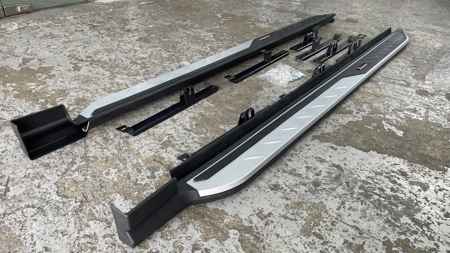 XPANDER / XPANDER CROSS 2018 - 2026 OEM ALL BLACK & 2 TONE STEPBOARD ...