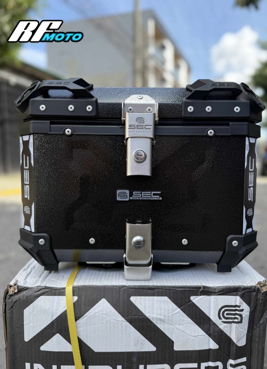 SEC INTRUDERS ANTI SCRATCH 45L ALLOY DUAL LOCK TOP BOX WITH METAL BASE ...