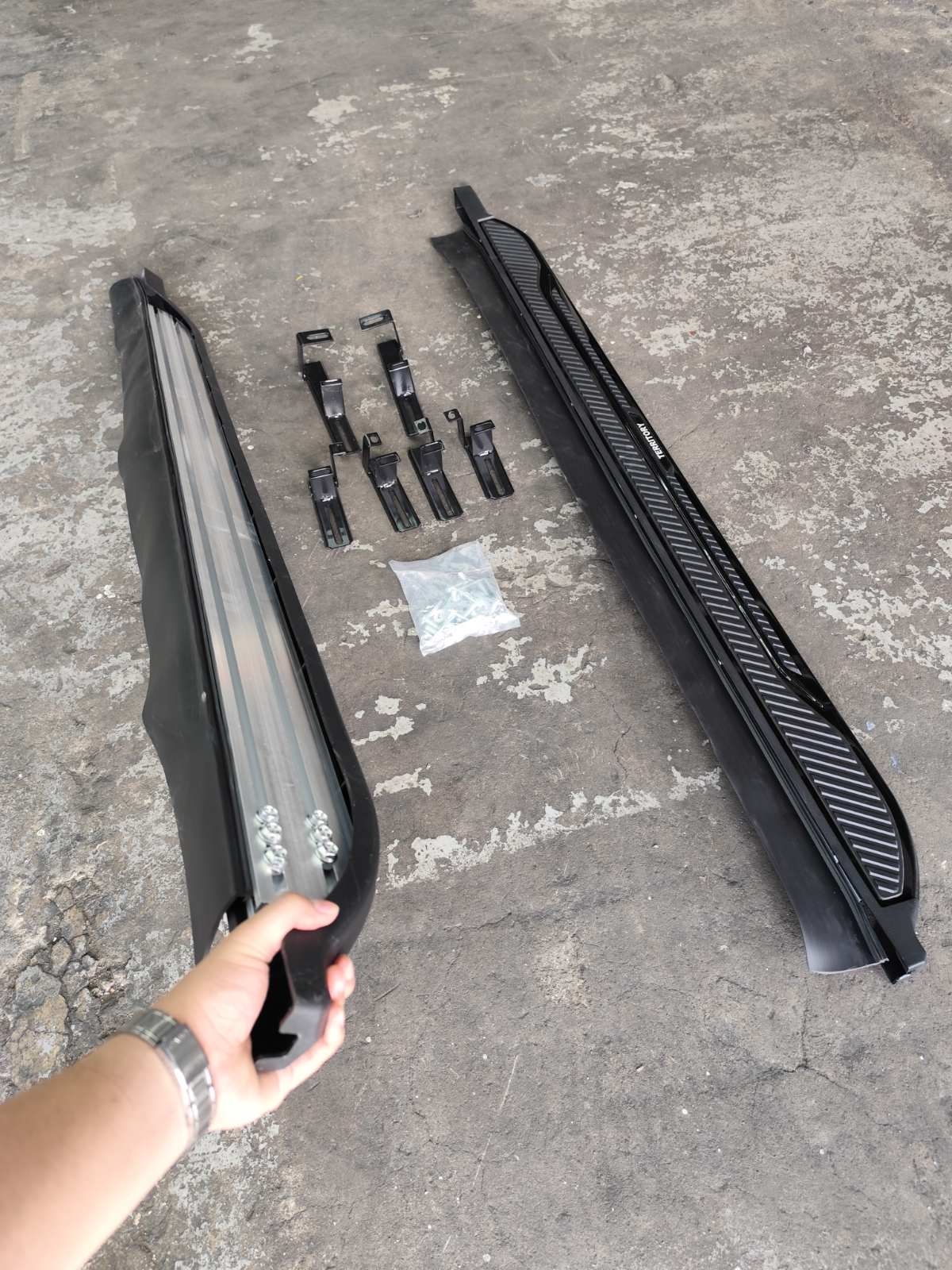 FORD TERRITORY 2023 - 2026 GAS/HYBRID OEM BLACK STEPBOARD THAILAND ...