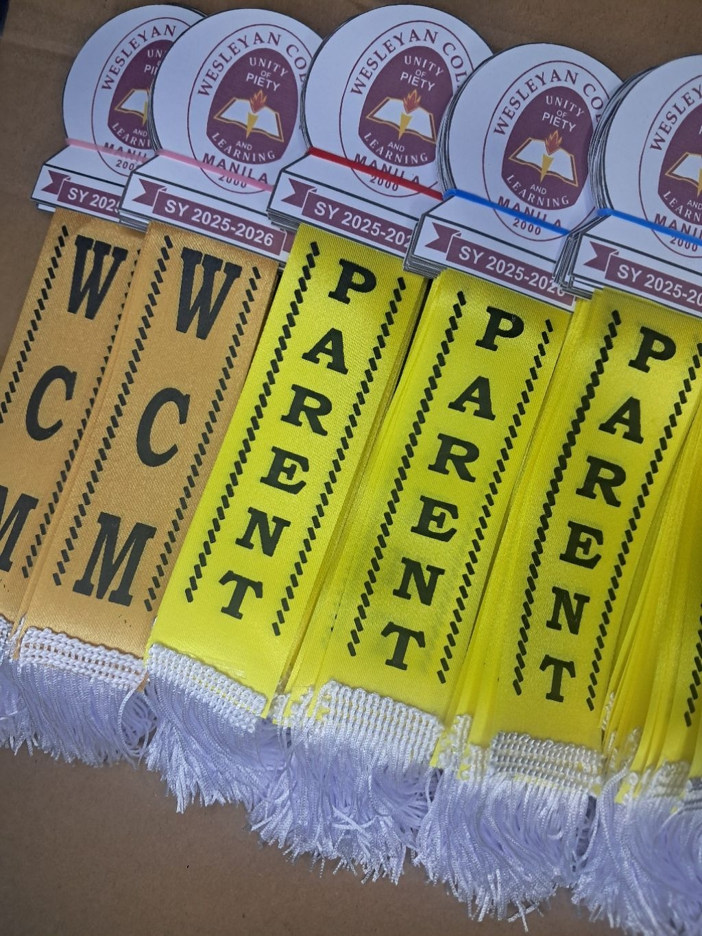GRADUATION RIBBON COMPLETE SET (LOGO-TUSSLE WITH RIBBON) | Shopee ...