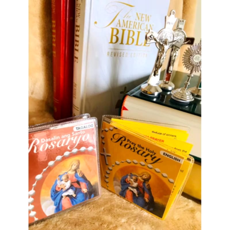 Pray the Rosary Guide (with plastic cover) - English / Tagalog; Size: 3 ...