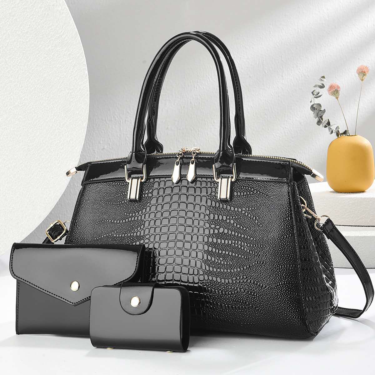 [Bagin-live] Chic, timeless, and effortlessly stylish. This beautifully ...
