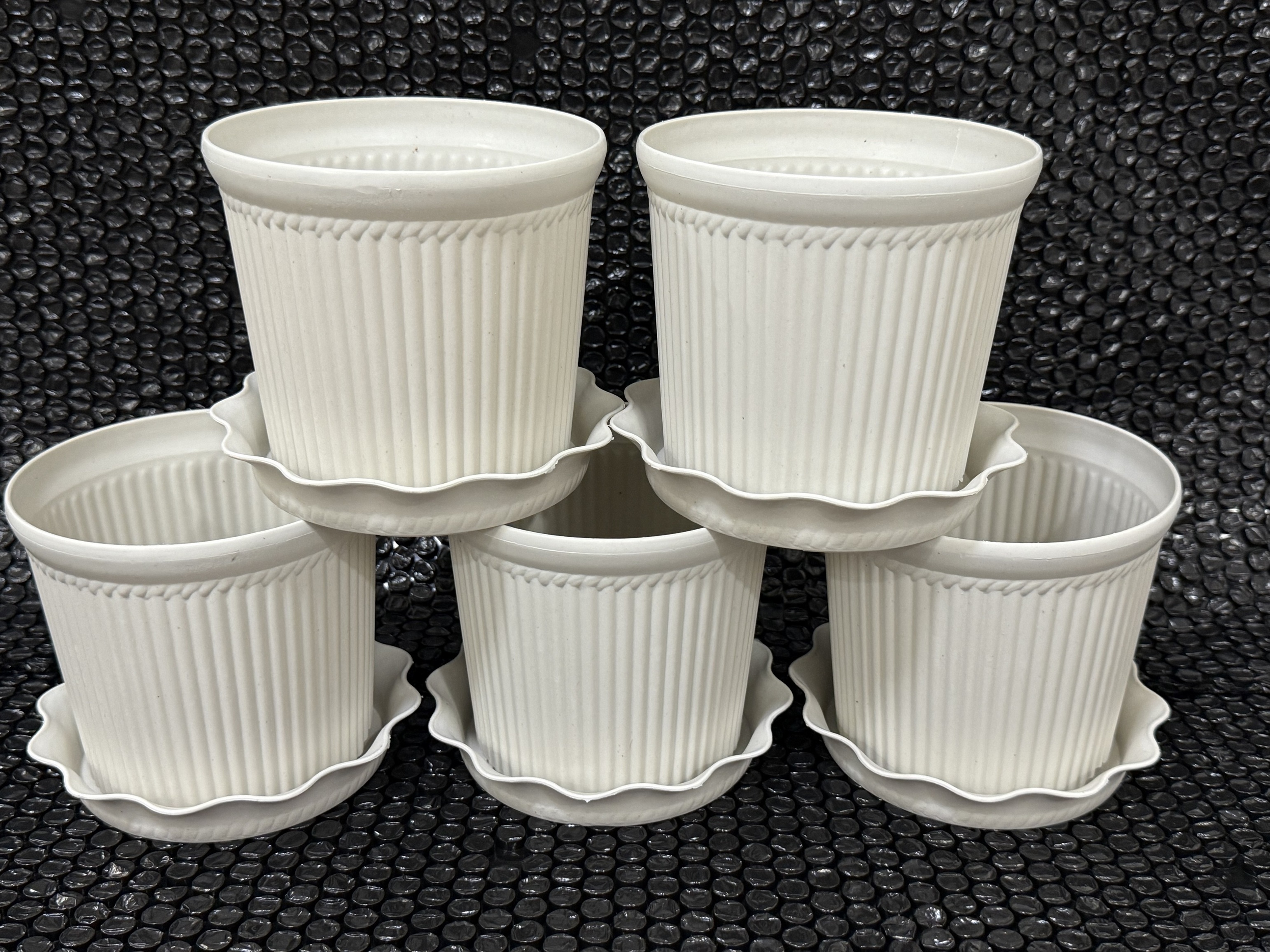 5 pieces corrugated pots with saucer 11x10cm / white Corinthian ludu ...