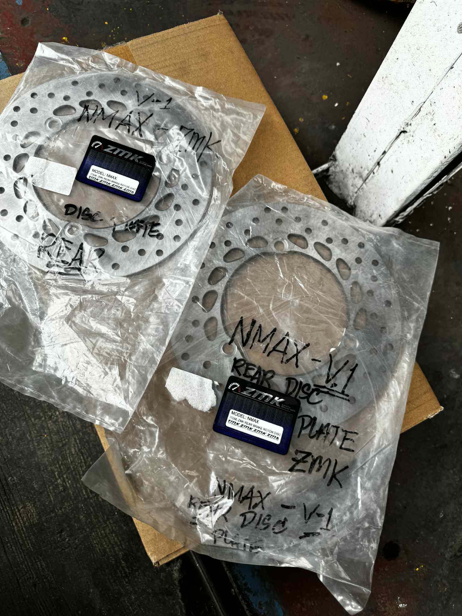 N MAX V1 YAMAHA REAR DISC ( PLATE ) ( 3 HOLES ) ZMK Rear Disc Plate (3 ...