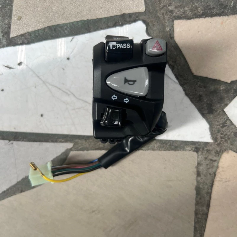 HONDA CLICK 150i/NMAX V1 HANDLE SWITCH WITH PASSING LIGHT LEFT SIDE FOR ...