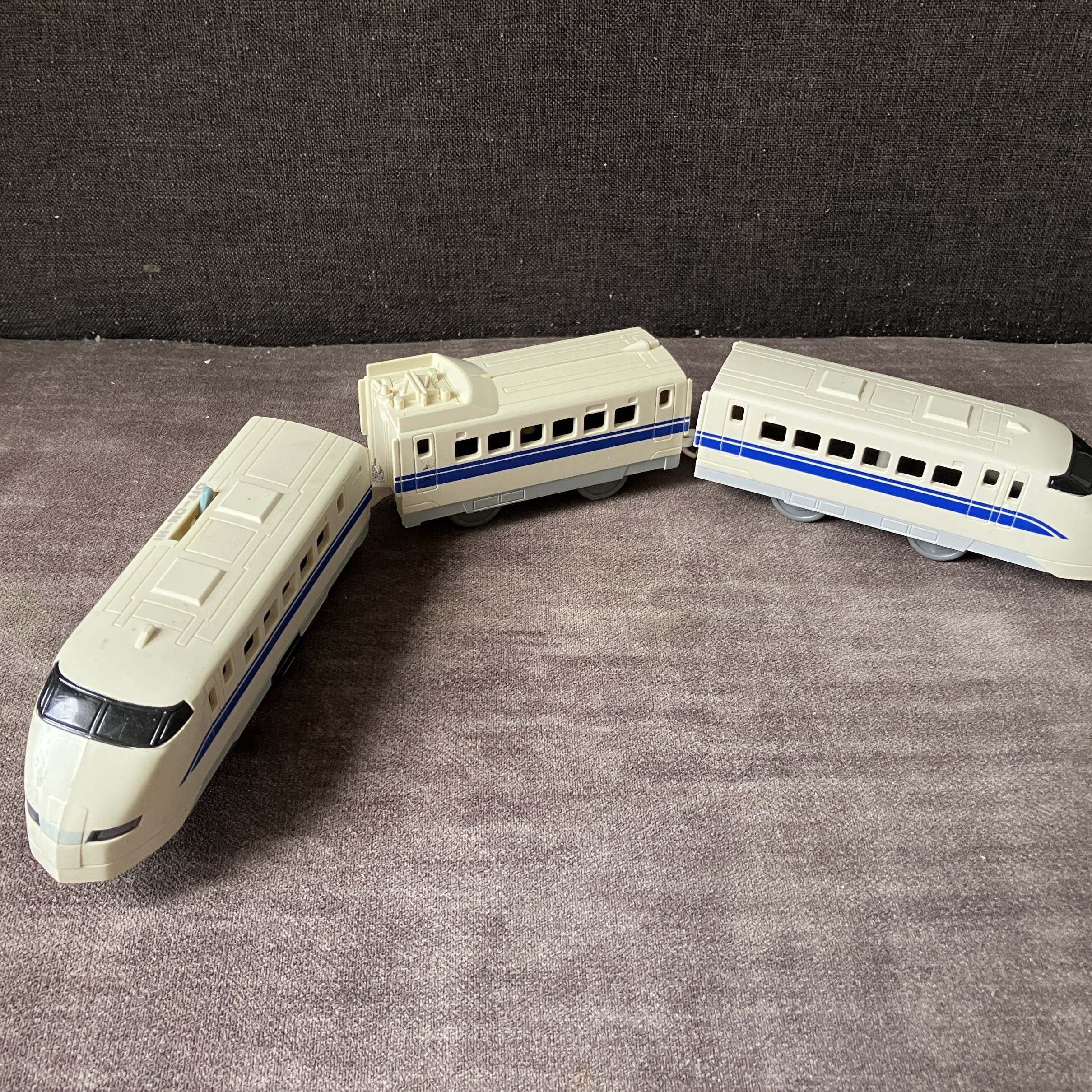 Preloved S-03 Shinkansen 300 series train rail set battery operated ...