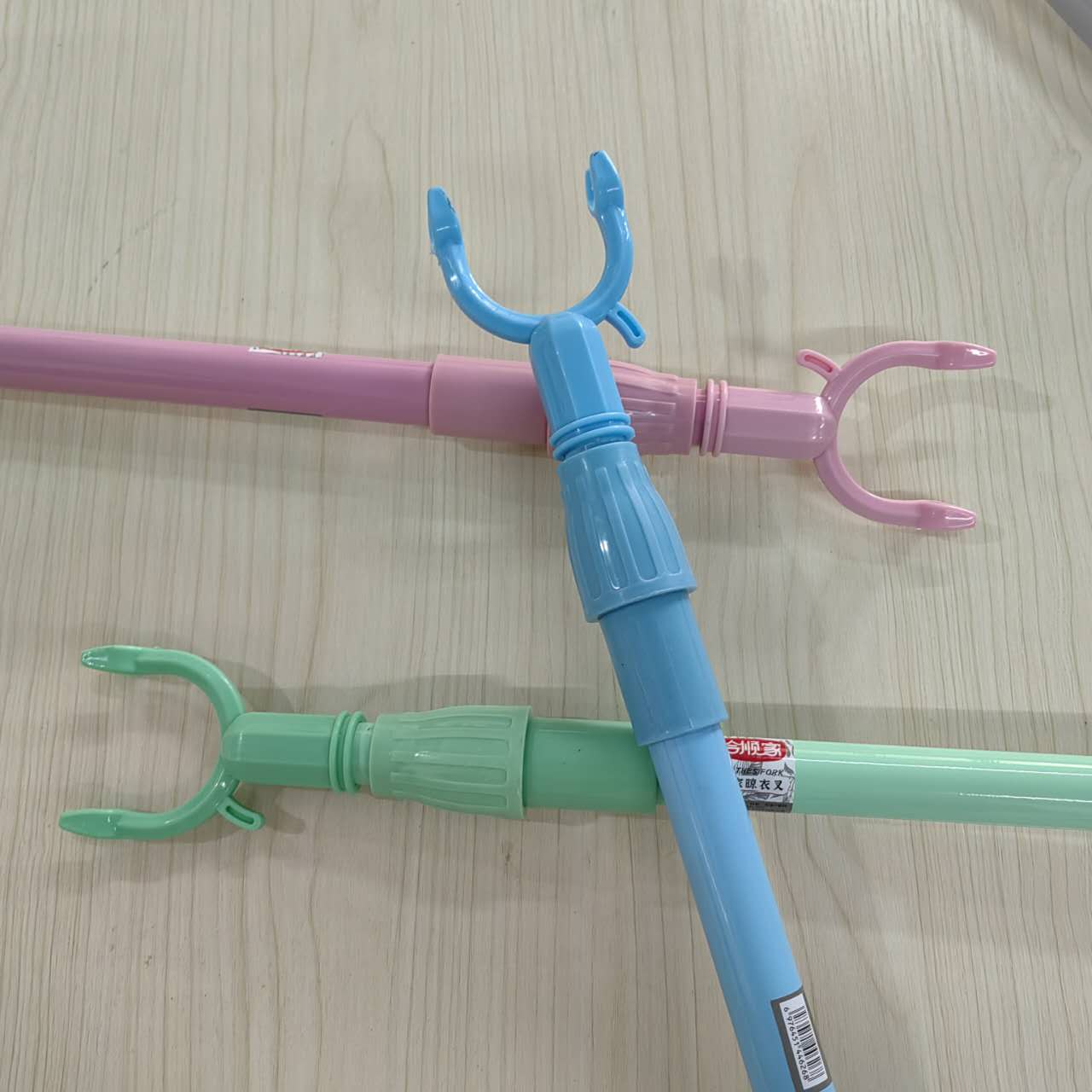Plastic retractable clothes fork Steel Clothes Fork Clothes Rail ...