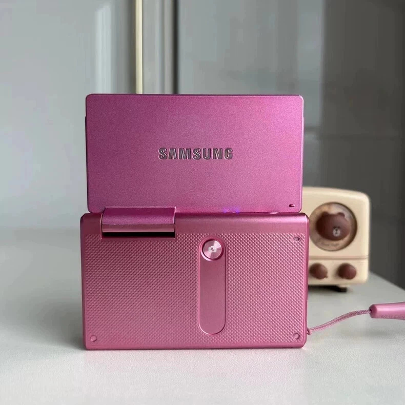 Samsung MV800 Flip-out Touch Screen Vlog Compact Digital Camera 16MP ...