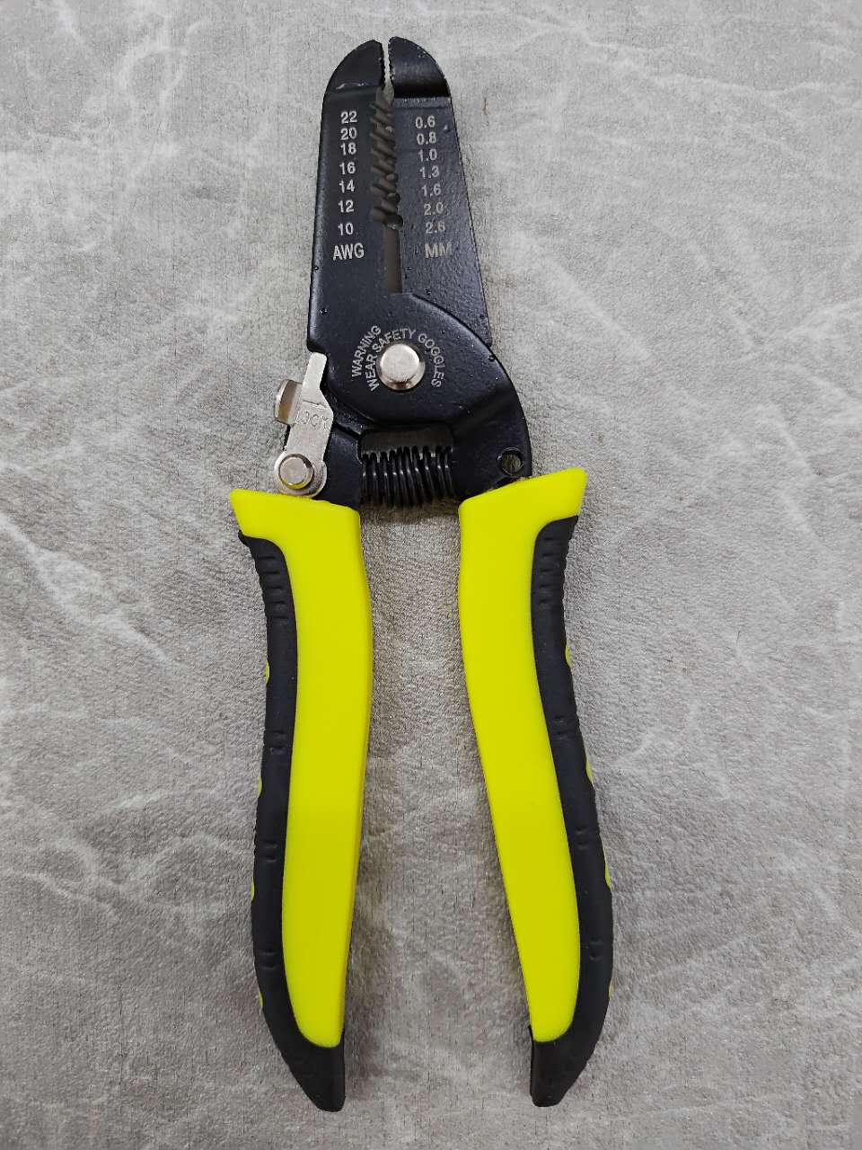 Wire Stripper w/ Insulated Handle Wire stripper Electrician | Shopee ...