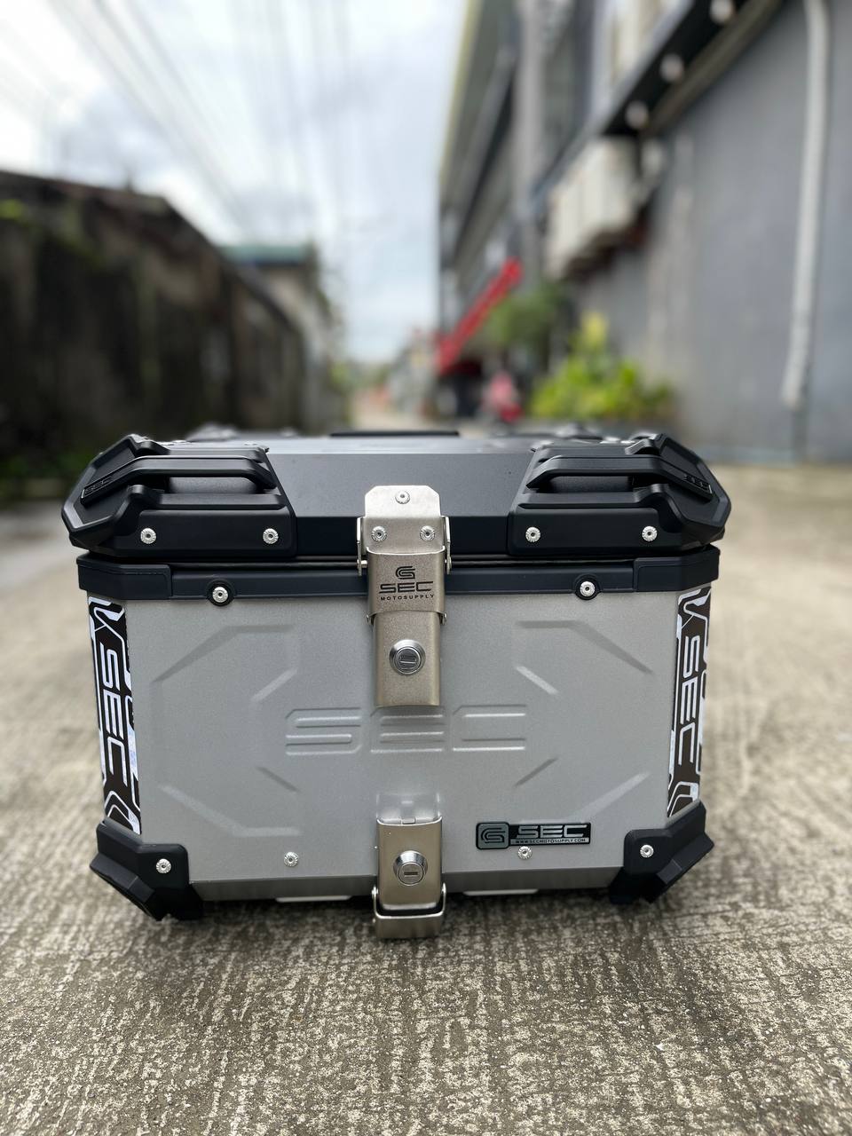 SEC 45L AMBASSADOR ALLOY TOP BOX BLACK TOP/SILVER BODY | Shopee Philippines