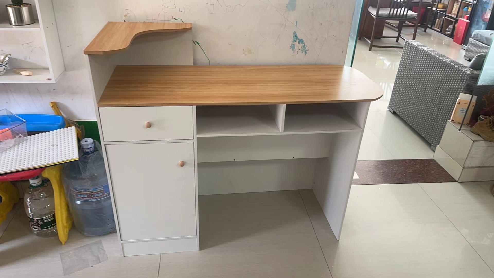 (COD)Simple modern convenience store front desk, reception desk, small ...