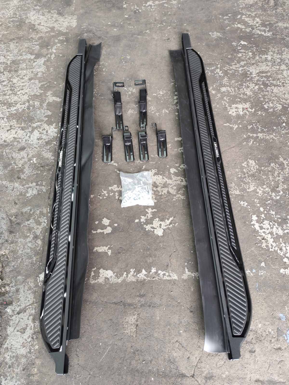 FORD TERRITORY 2023 - 2026 GAS/HYBRID OEM BLACK STEPBOARD THAILAND ...