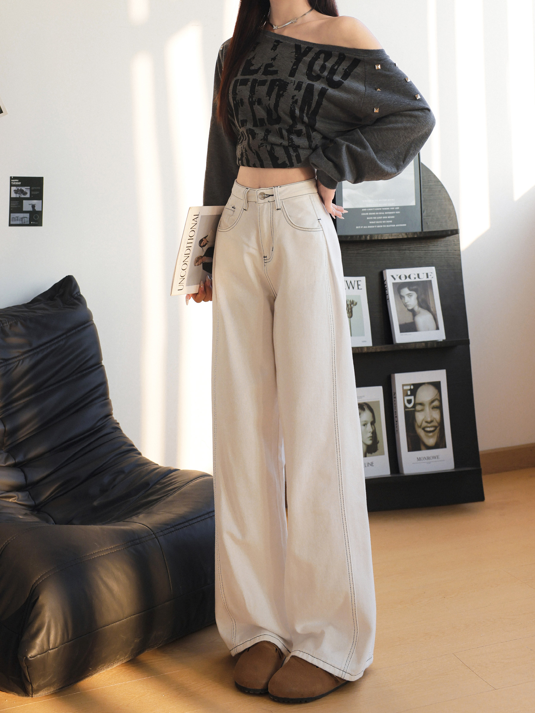 Malawak na pantalon ng mga kababaihan, beige simple at fashionable ...