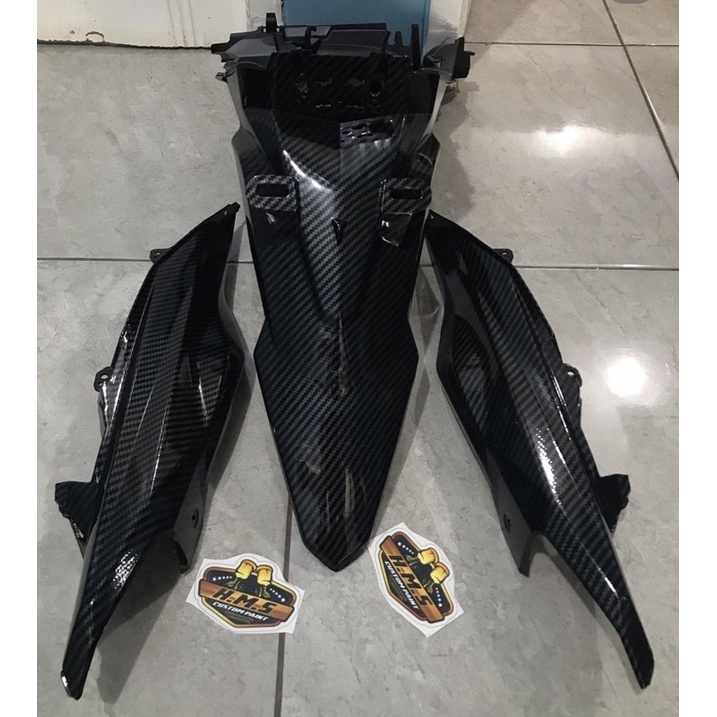 Rear fender and Body connection to the left and right fenders of the ...