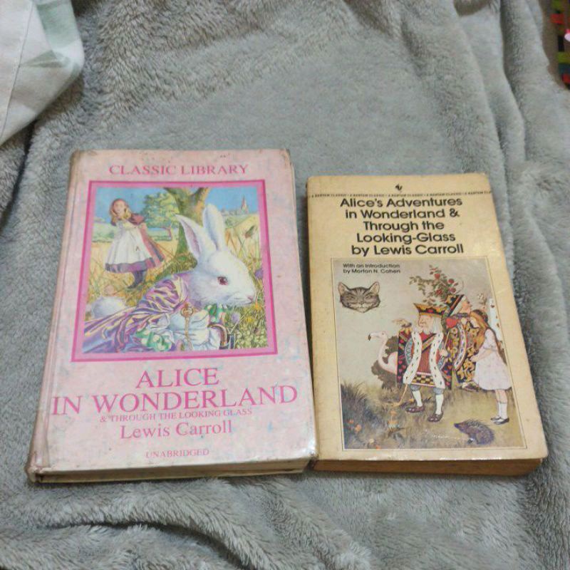 alice in Wonderland by Lewis Carroll Alice's adventures in wonderland & through the looking ...