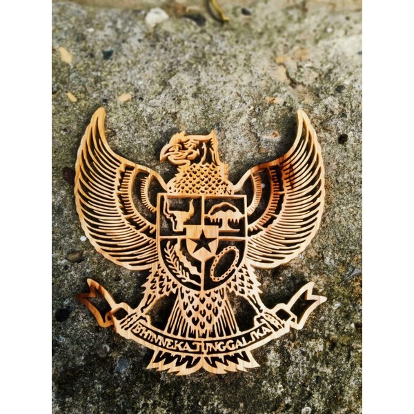 KAYU HIASAN DINDING Garuda panca sila Teak Wood Wall Decoration ...