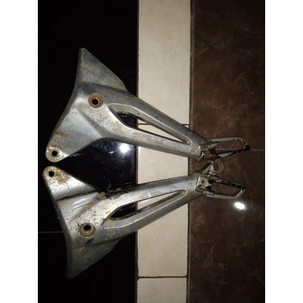 Bostep supra fit box original removed from used motorbike | Shopee ...