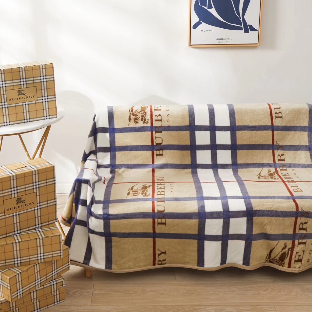 BURBERRY Blanket Beautiful On The Cover Good Quality Brand-Name Grade ...