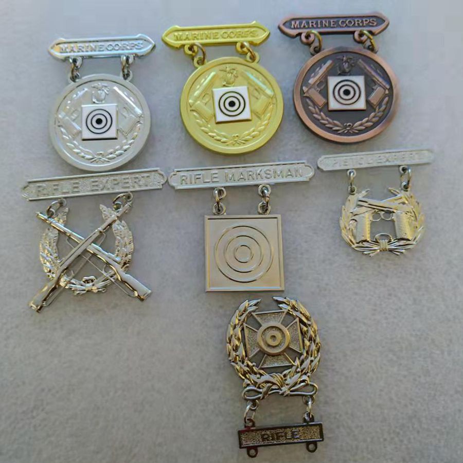 USMC / US MARINE CORPS MARKSMAN QUALIFICATION BADGE PIN INSIGNIA METAL ...