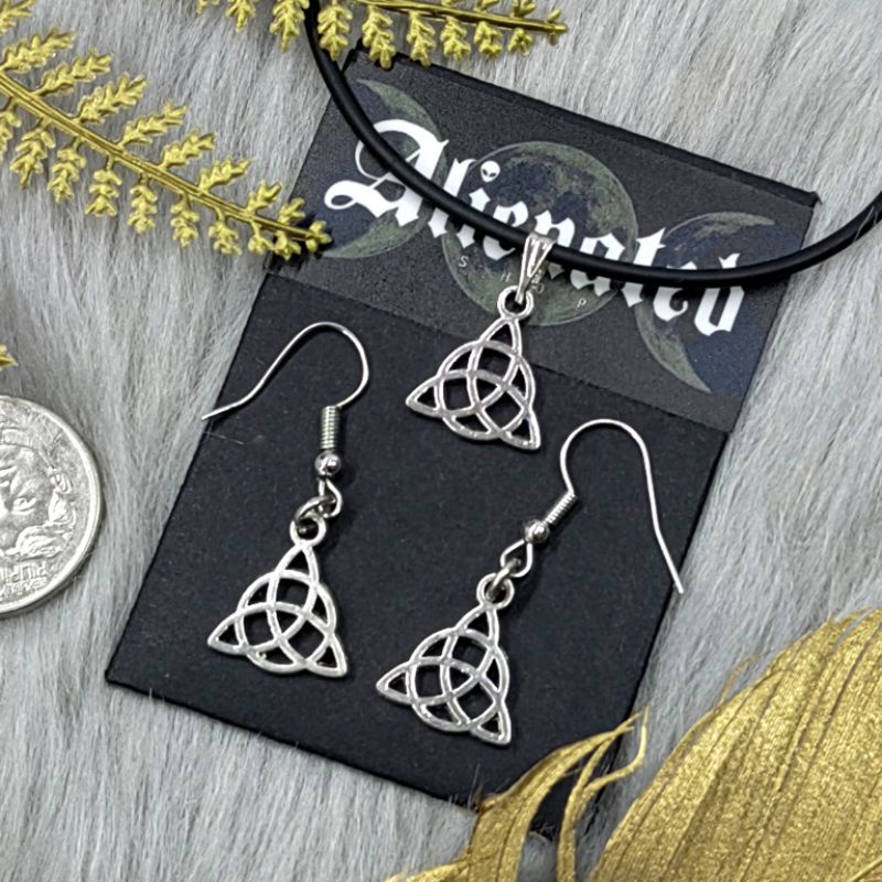 Alienated Shop | Triquetra Unity Protection and everlasting life Charm ...