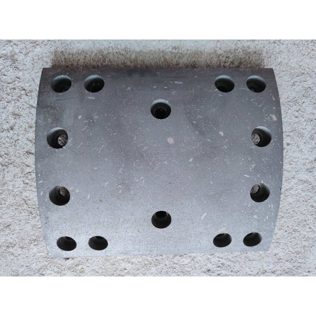 WG9231342068 1SET (4PCS) BRAKE LINING 220MMX186MMX14.5MM REAR 14 HOLES ...