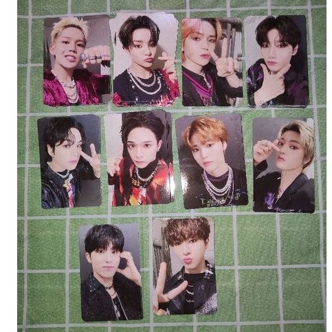 ONHAND TREASURE TSS: CHAPTER TWO PHOTOBOOK SELFIE PHOTOCARD LIGHT GREEN ...