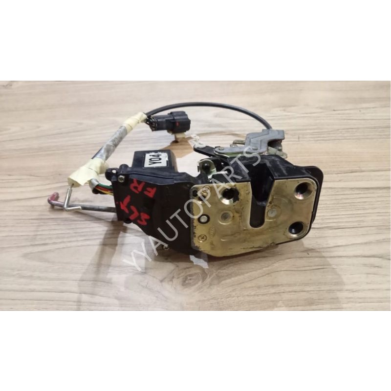 KIA SORENTO INNER DOOR LOCK USED | Shopee Philippines