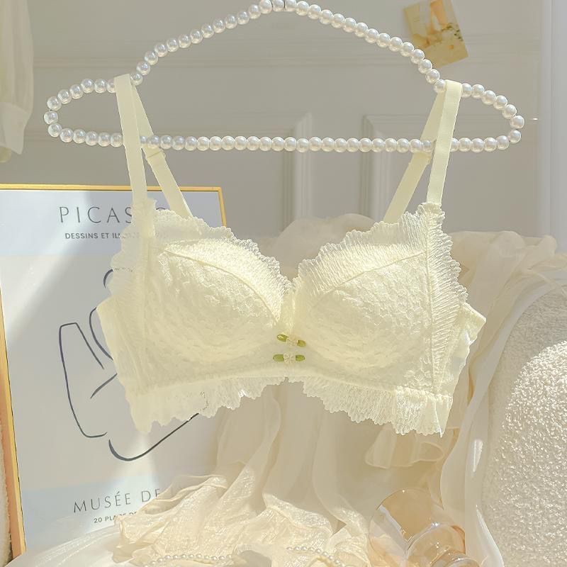 Japanese Sweet Bra Anti-Expansion Wireless Girl Small Breast Push-Up ...