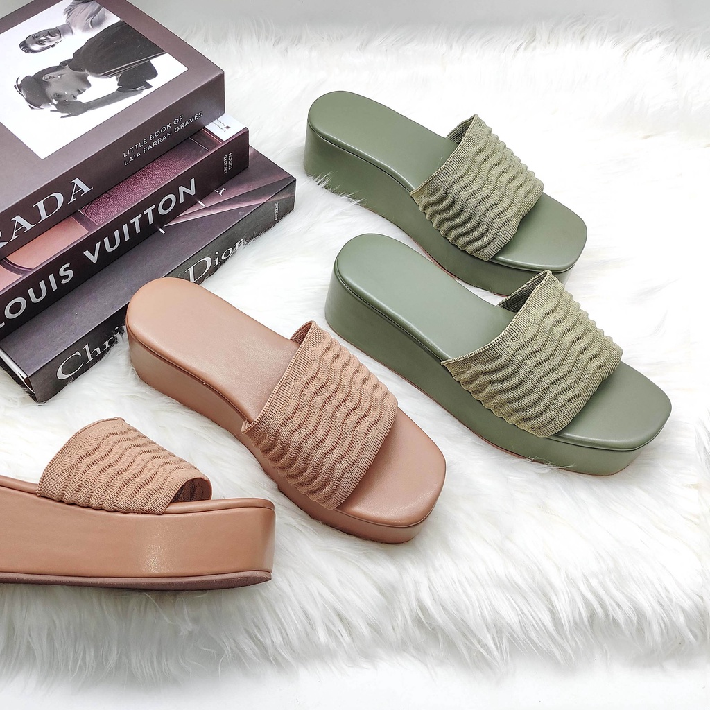 R&A788 2.5 Inch Sawtooth Pattern Lace Platform Slip Ons (Standard Size ...