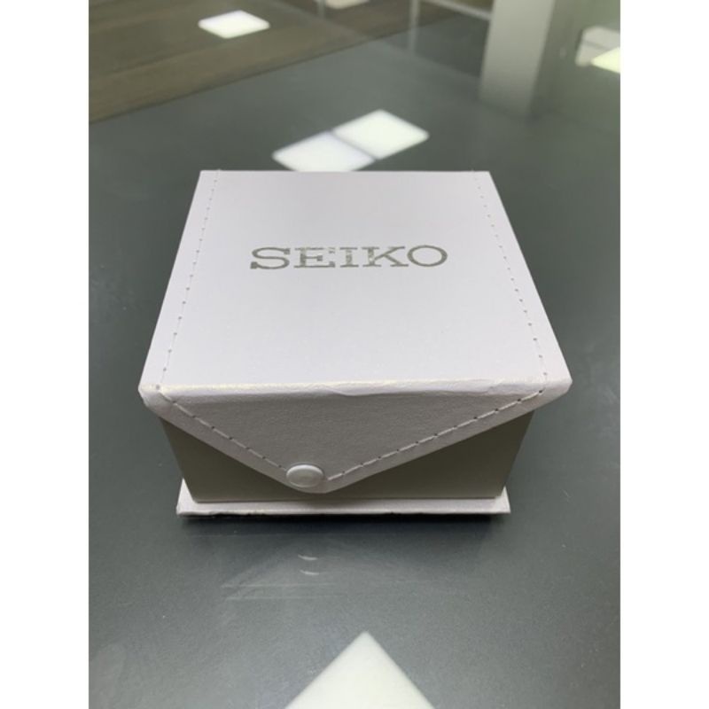 Box for watches SEIKO fashion styles color White box and pillow ...