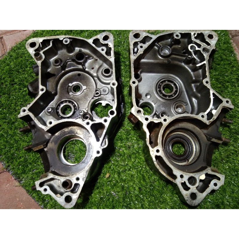 SUZUKI TS 125 LEFT and RIGHT Crank Shell (2NDHAND) | Shopee Philippines