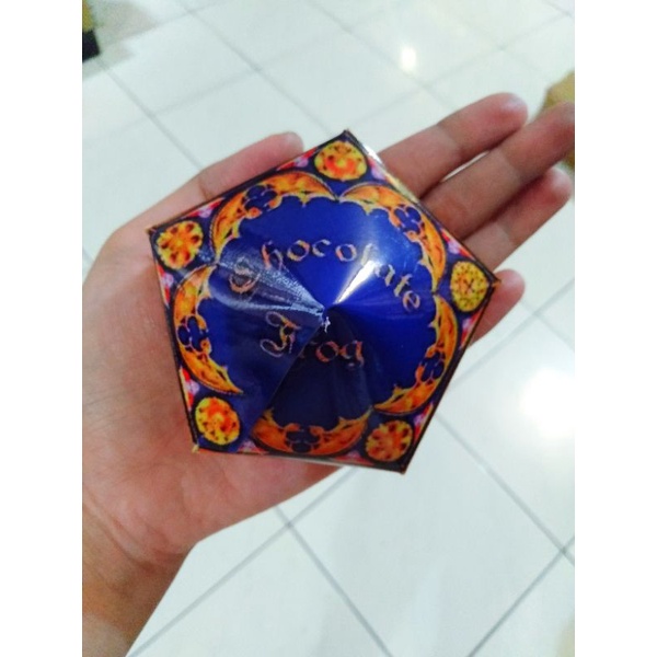 REPLIKA Harry Potter Dus Chocolate Frog Display Honeydukes Replica ...