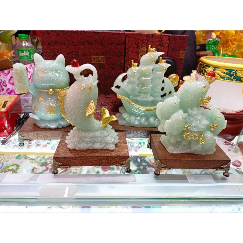 authentic Jade fengshui display (arowana fish, Japan cat,boat frog ...