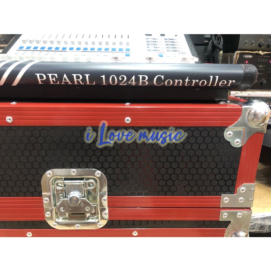DMX Controller King Kong Pearl 1024B American Live with flight case ...