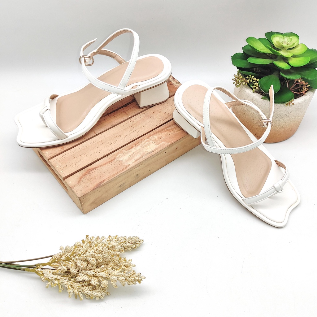 R&A800 2-Inch T-Strap with Unique Toe Shape & Buckled Ankle Strap ...