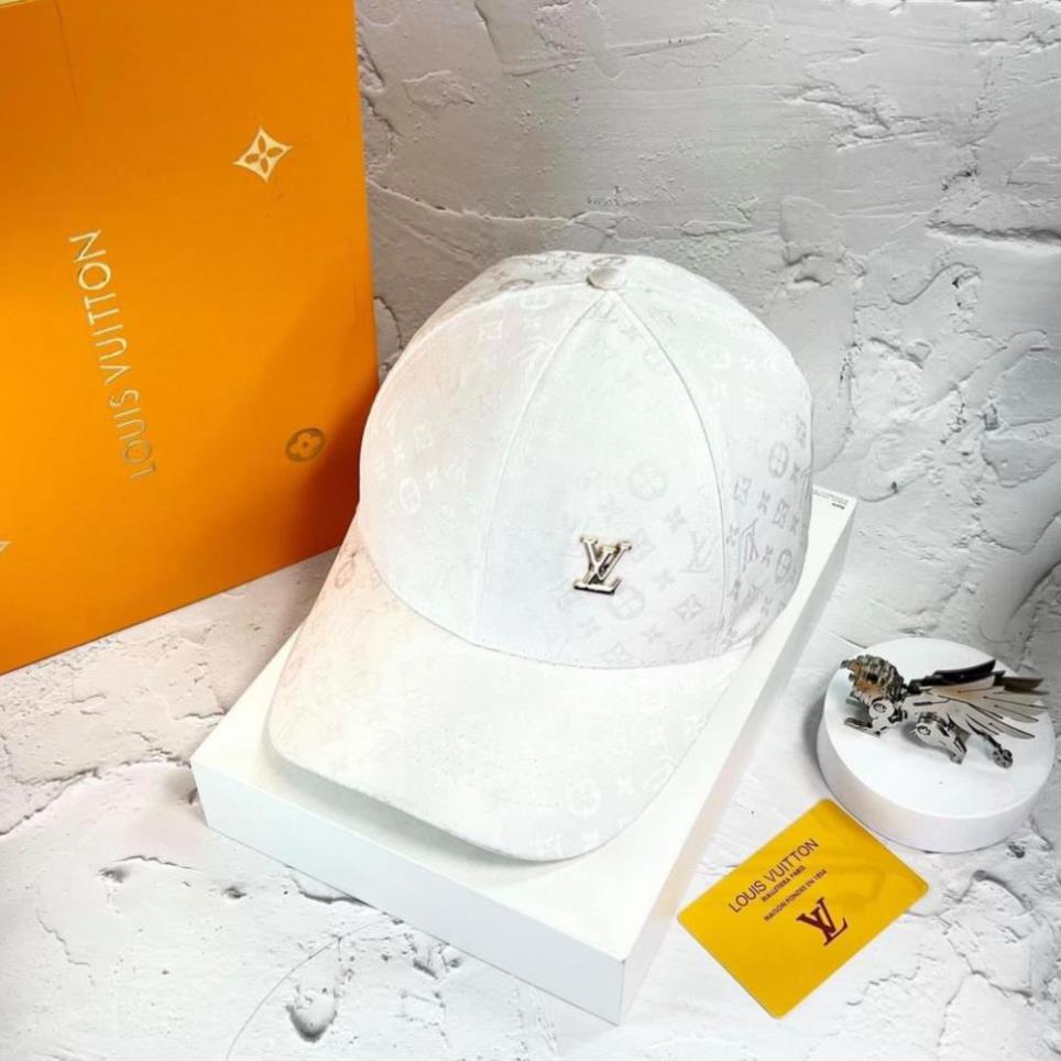(NEW) Lv Fashionable Silk Cap For Men And Women, Extremely Beautiful Fashion Standard Silk LV ...