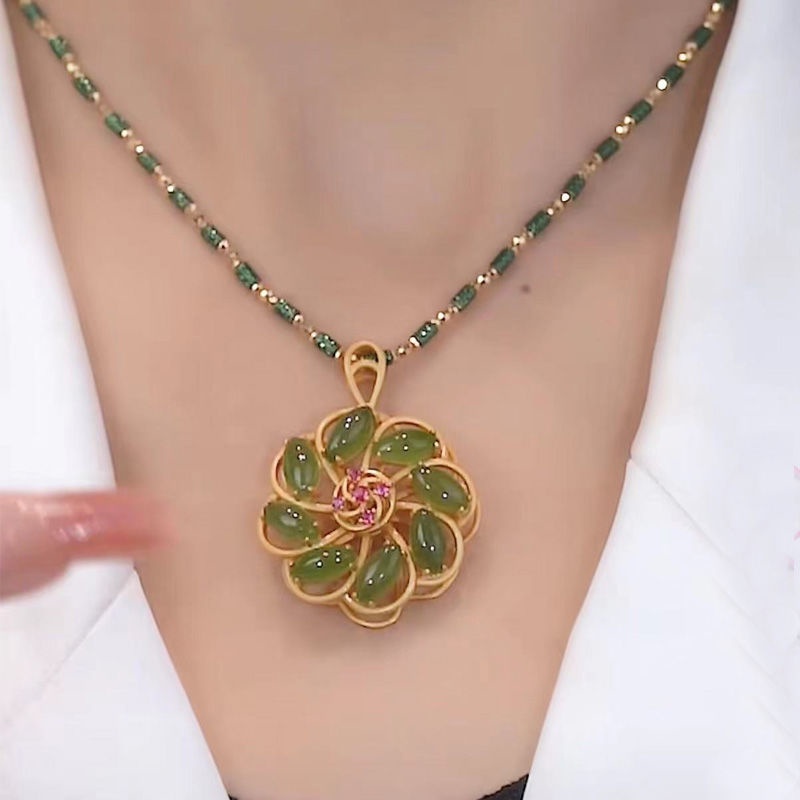 New imitation jade safety buckle necklace round plate gold jade pendant ...