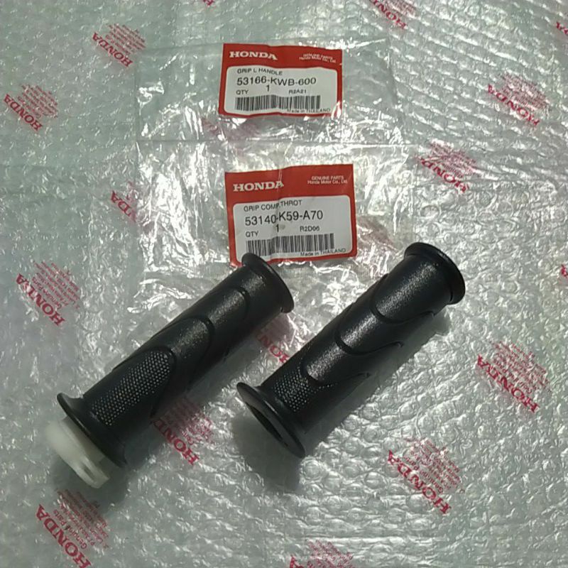 Honda Genuine Grip Comp, Throttle R./Grip Handle L. for Click 125/150 ...