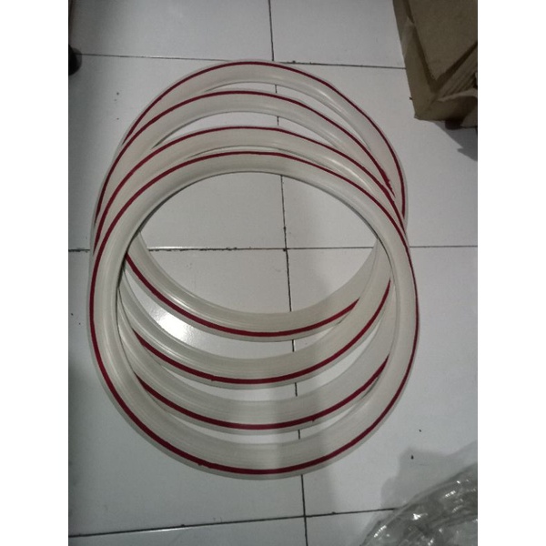 MERAH White wall trim red tire ring 17 Honda c70 c700 c800 Astrea star ...